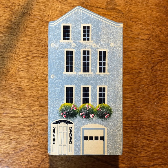 Accents | 199 Shelias Rainbow Row Collectible Wood House | Poshmark